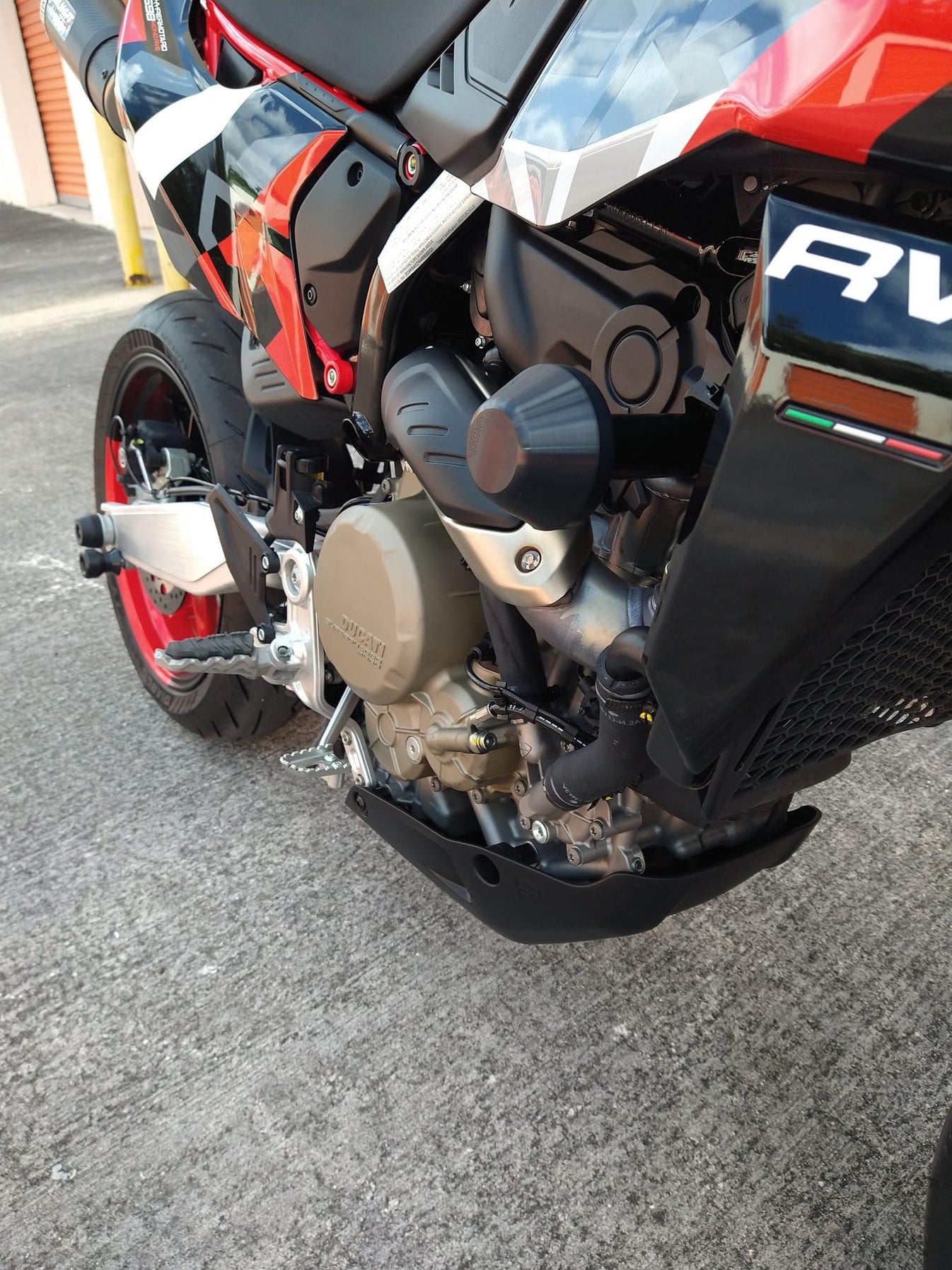 ST3347 50-0698 Ducati Hypermotard 698 Mono Frame Slider Kit w/ Domed p – Shift-Tech